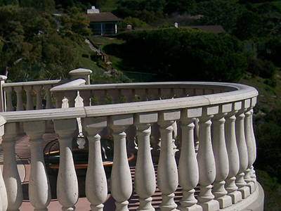 Balusters 124 : Baluster Top Rail 4.5' Radius 2.5"H, 1pc